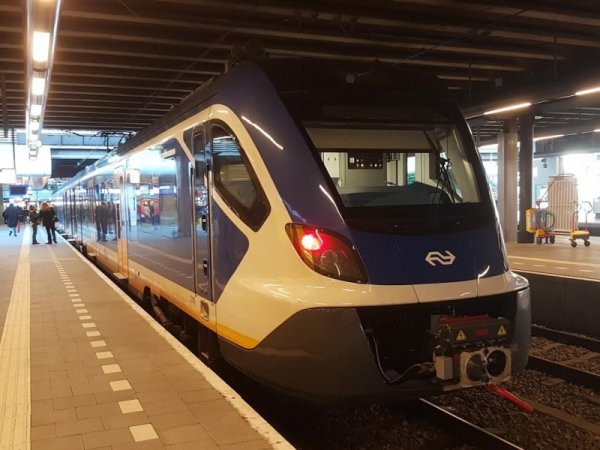 Nieuwe SNG Sprinter kampt met kinderziekten - Treinenweb
